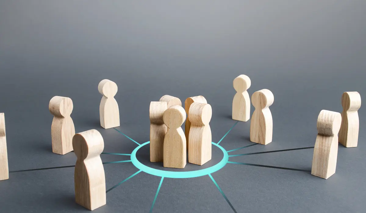 【英语短语】关于 around 你该搞清楚的八个动词短语 | Engoo 线上英语