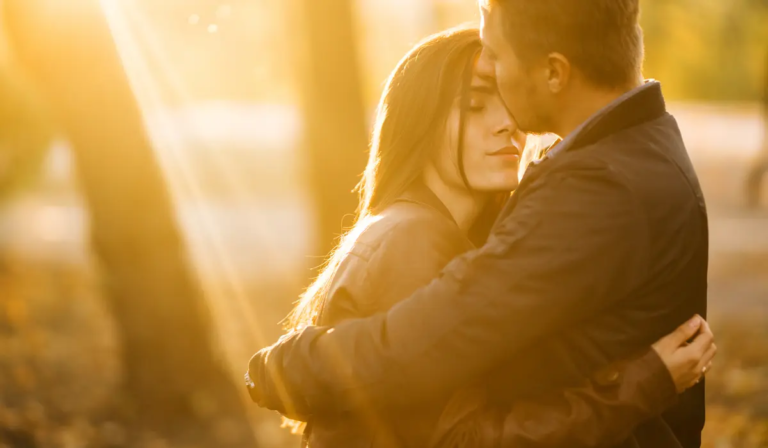 【英语短语】只会用 like 和 love ？这十个和爱情相关的短语让你爱不释手！ | Engoo 线上英语