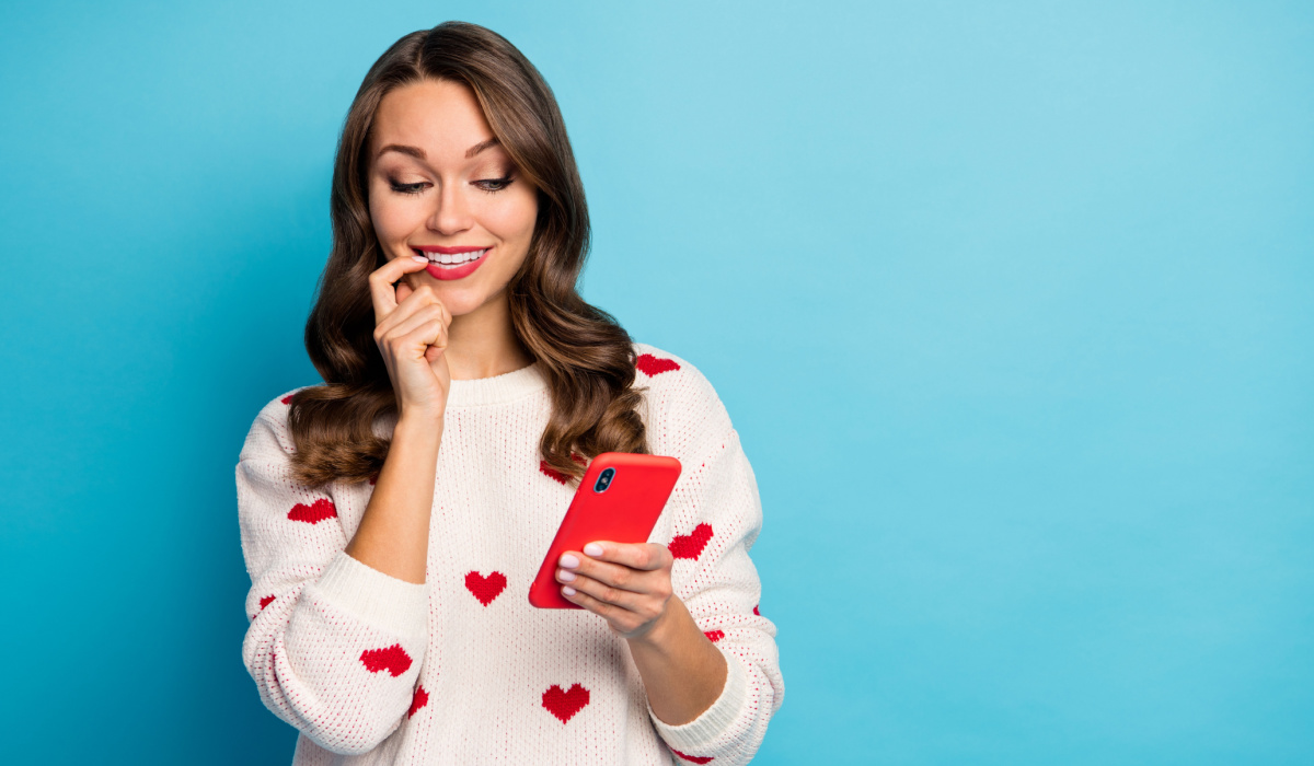 【社交英文】Ghost、Situationship 是什麼意思？騎驢找馬、照騙英文怎麼說？ 12 個交友軟體相關單字 | Engoo線上英文