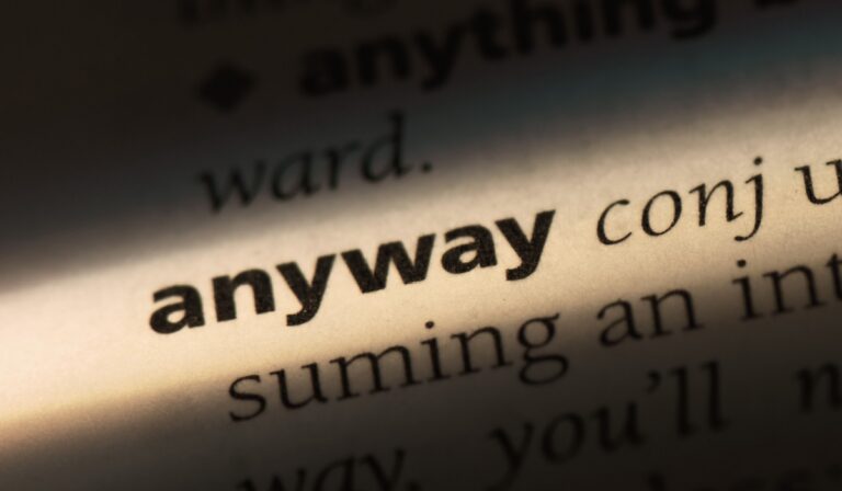 【易混淆字】是 "Anyway"、 "Anyways" 還是 "Any way"？正確用法、同義詞片語一次學！ | Engoo線上英文
