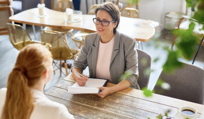 How to Answer 3 Popular Interview Questions in English