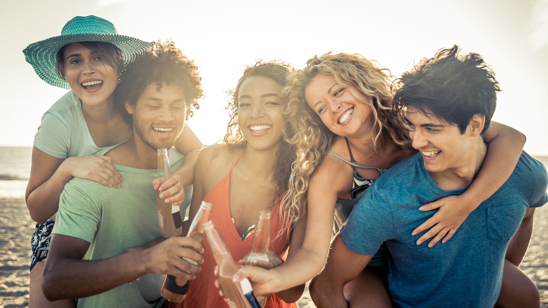 Tips for Making Friends When Studying Abroad | Engoo Blog